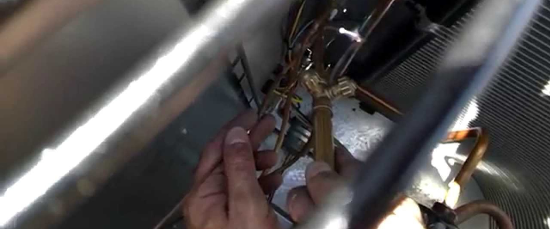 Signs of Refrigerant Leaks in an Air Conditioning System